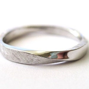 Mobius Wedding Band Mobius Stacking Gold Ring Minimalist - Etsy