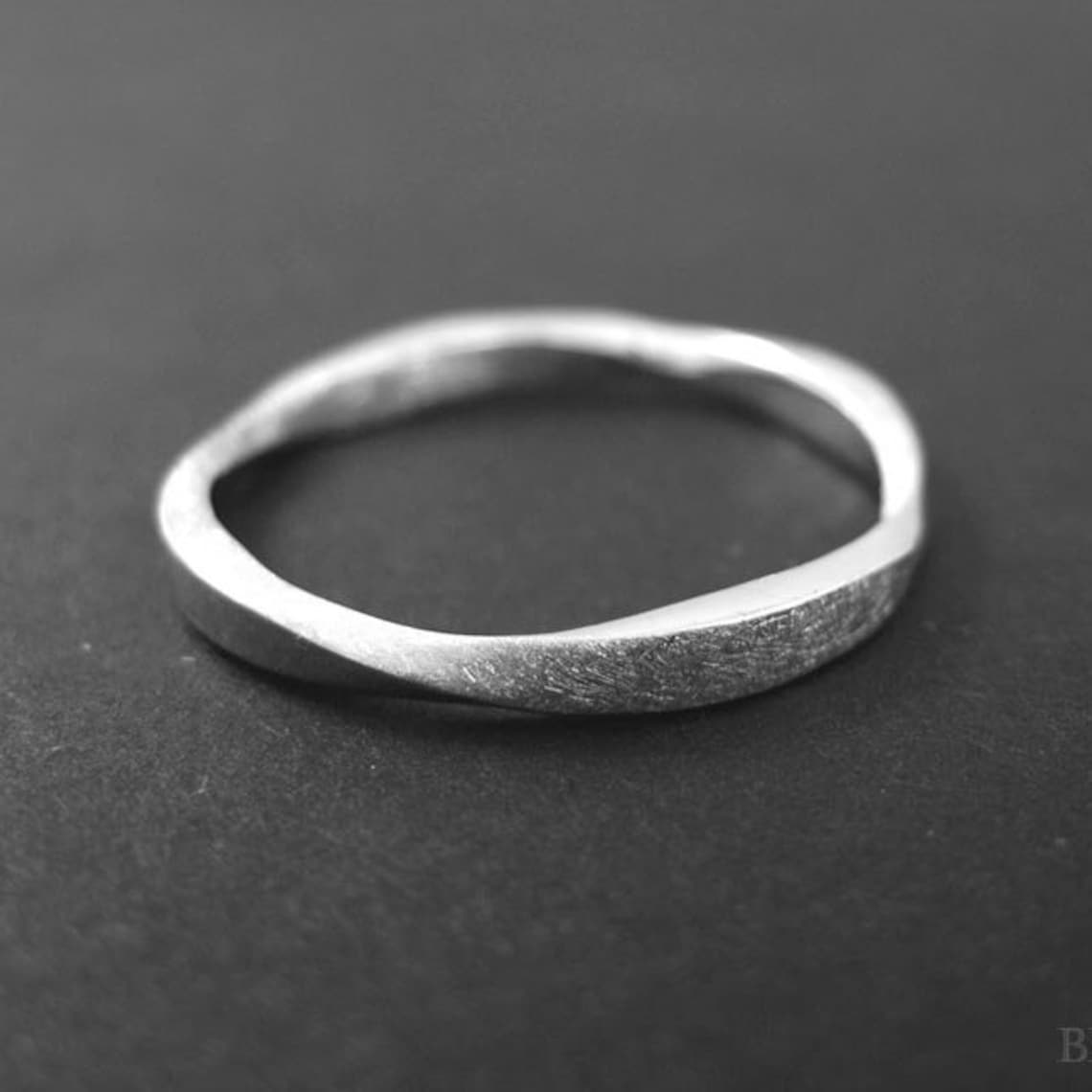 Mobius Wedding Band Mobius Stacking Gold Ring Minimalist - Etsy