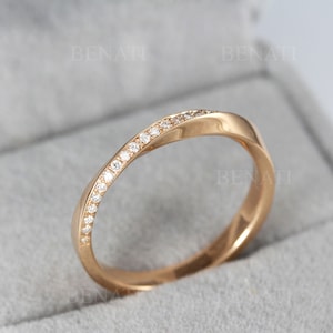 Mobius Diamond Wedding Band: 18k Gold Infinity Ring - Etsy