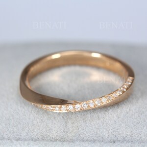 Mobius Diamond Wedding Band: 18k Gold Infinity Ring - Etsy