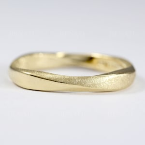 Mobius Wedding Band, Mobius Stacking Gold Ring, Minimalist Ring, 2.7mm ...