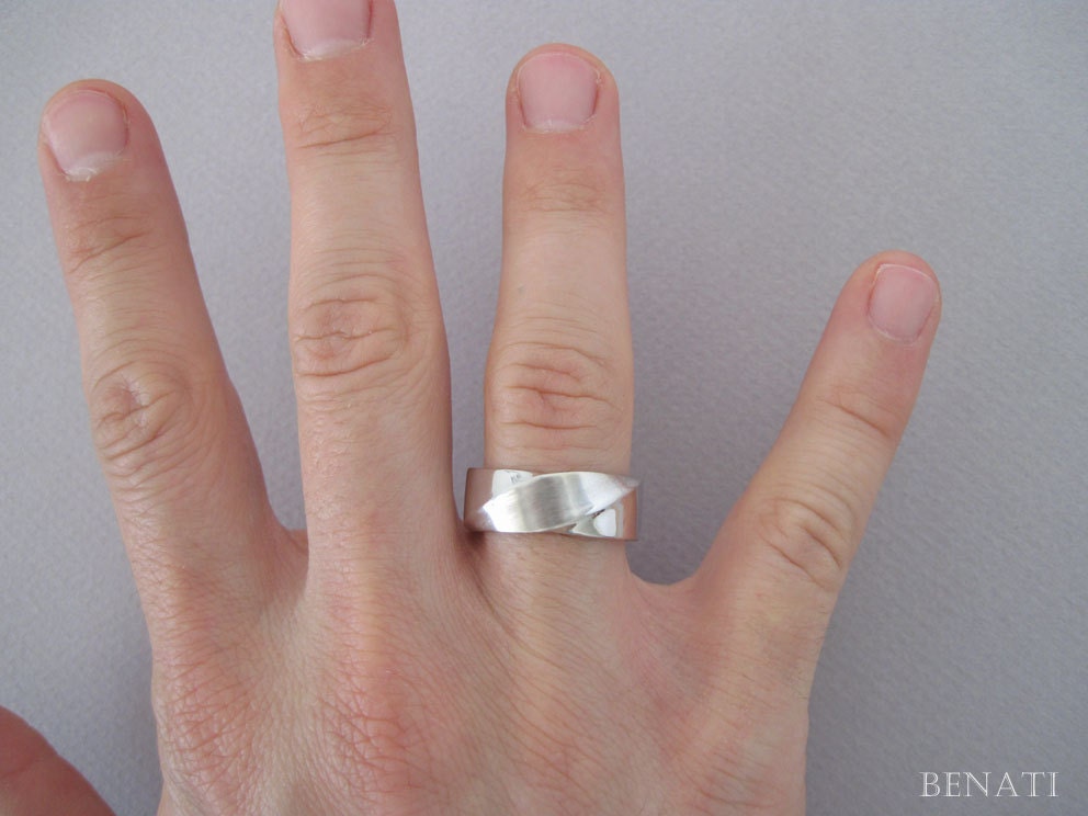 Mobius Wide Wedding Band 8mm Mobius Wedding Band Mens - Etsy Israel
