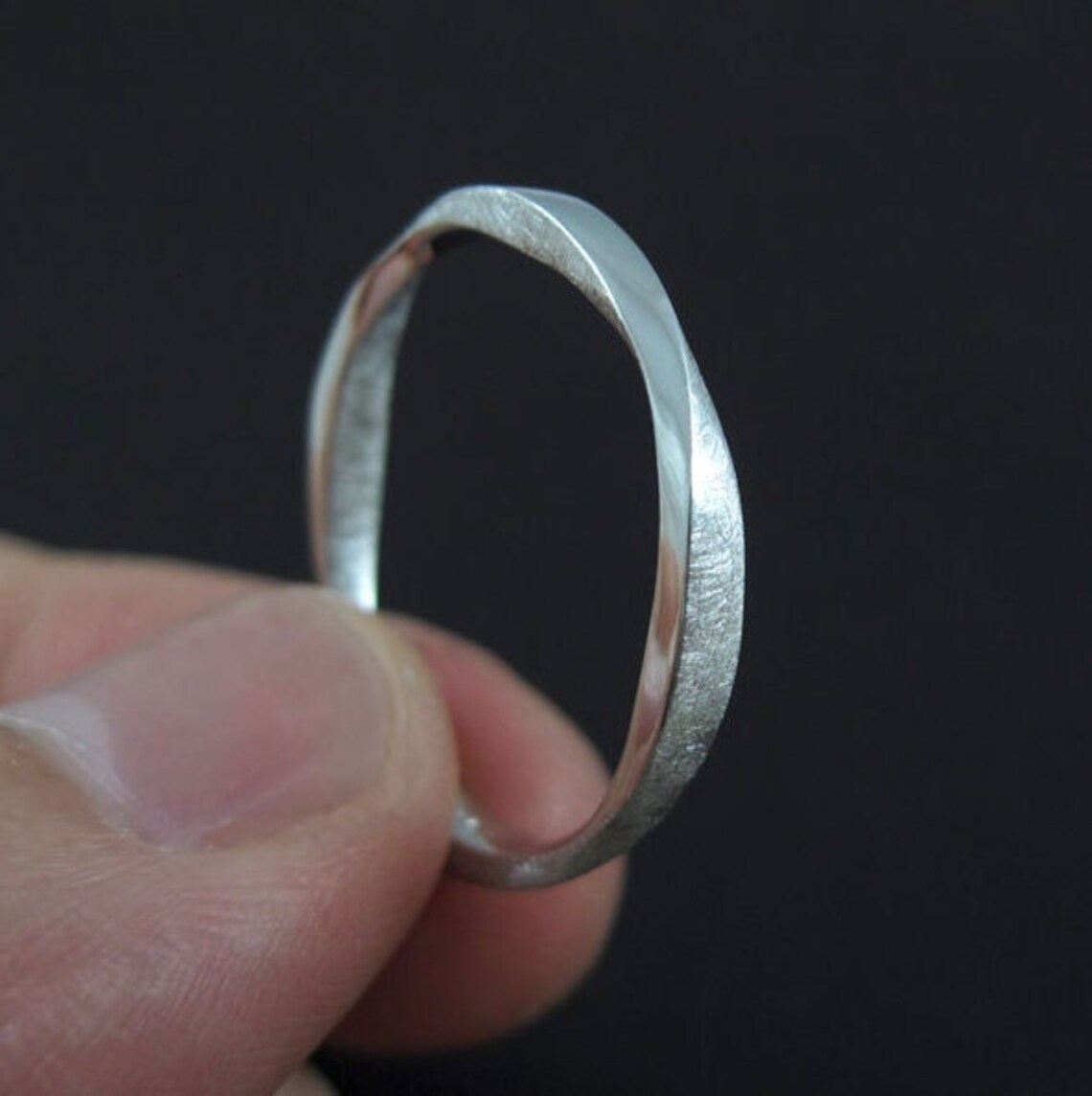 Mobius Wedding Band Mobius Stacking Gold Ring Minimalist - Etsy