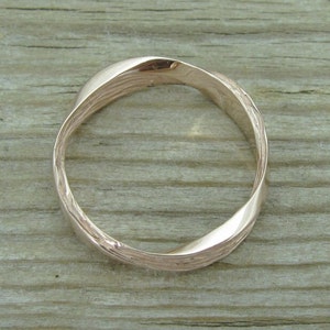 Rose Gold Mobius Wedding Band, Mobius Ring in 14k 18k Gold, Wood ...
