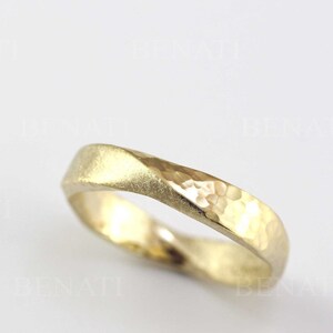 14K Gold Mobius Eternity Men’s Wedding Band, Gold Textured Hammered ...