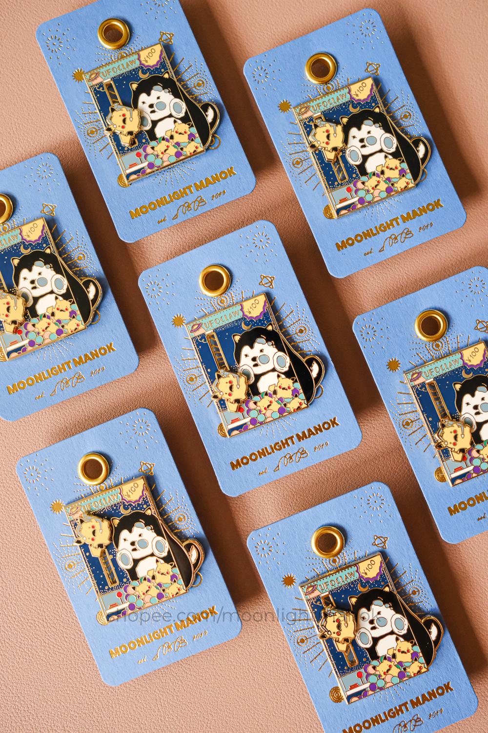 Claw Machine Dog Sliding Enamel Pin - Etsy
