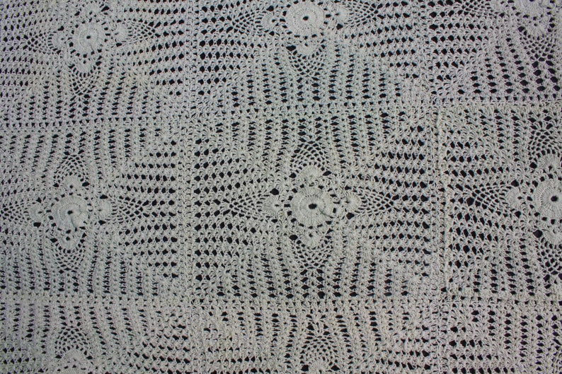 Vintage Crocheted Blanket Throw Afghan Coverlet Tablecloth Mint Green ...