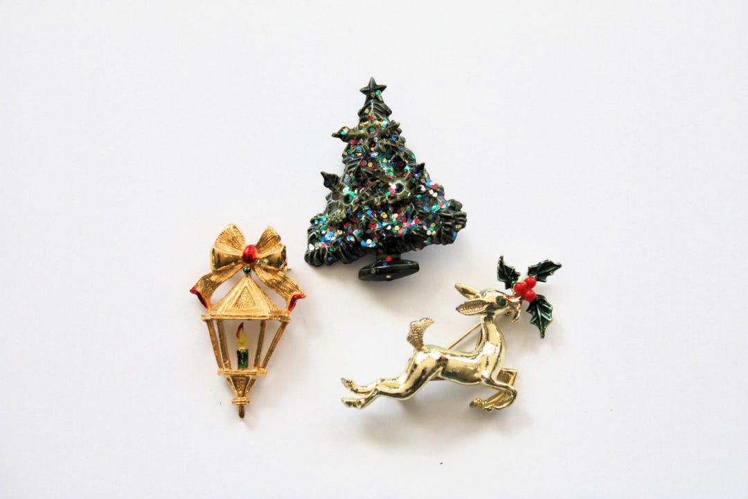 Vintage Christmas Pins Brooches Assortment Lot Christmas Jewelry ...