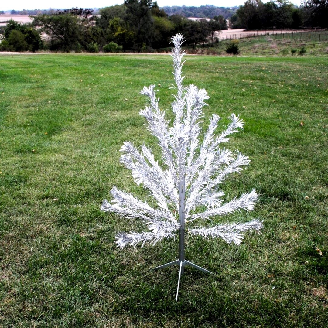 Vintage Aluminum Stainless Silver Tinsel Christmas Tree Pecos Pom Pom ...