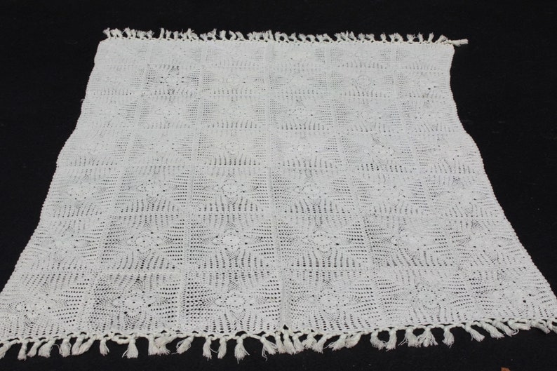 Vintage Crocheted Blanket Throw Afghan Coverlet Tablecloth Mint Green ...