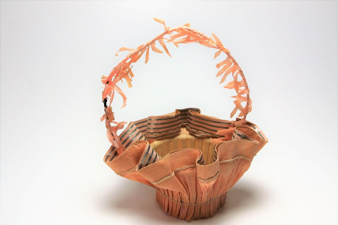Vintage Easter Pink Peach Crepe Basket Nut Candy Party Cups Party Favor ...