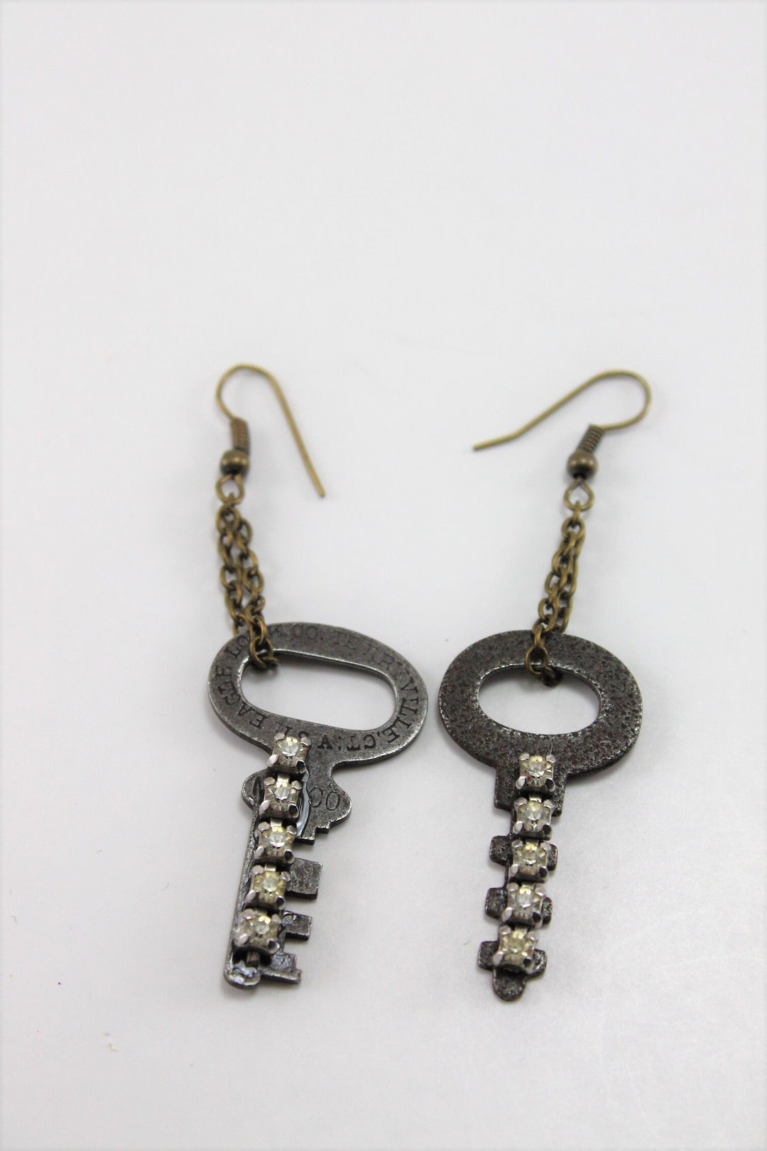 Handcrafted Antique Vintage Skeleton Keys & Rhinestones Jewelry ...