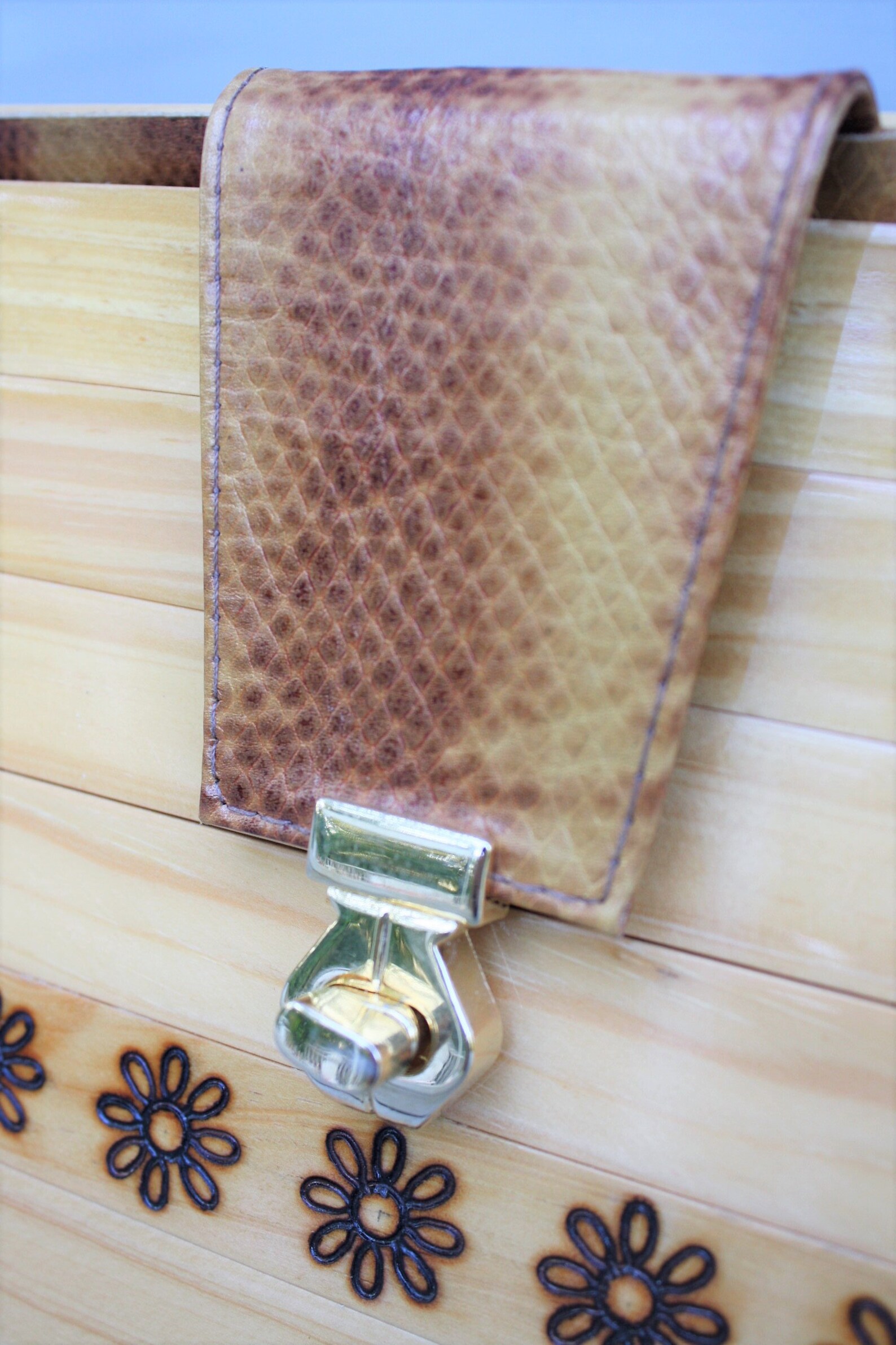Handcrafted Wood and Leather Purse Natural Wood and Golden - Etsy