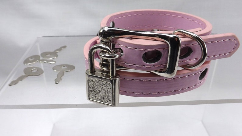 Locking Wrist Restraints Locks Bdsm Cuffs Black Leather Bondage ...