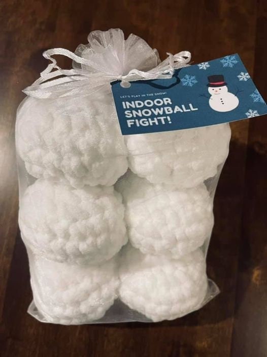 Indoor Snowball Fight Game