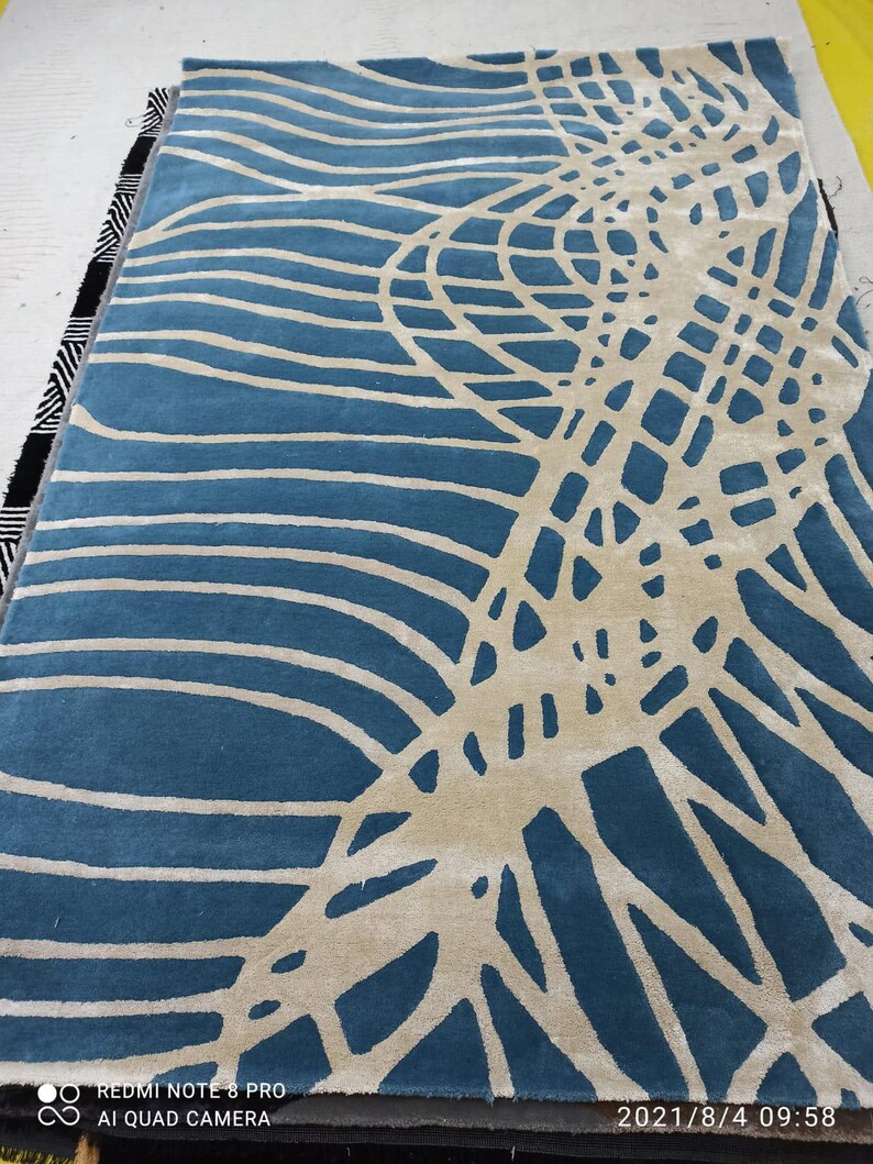 Hand-tufted Wool Rug: Blue Abstract Modern Area Carpet- by Artifex ...