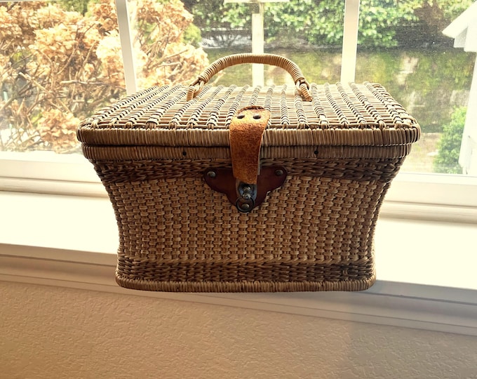 Vintage Wicker Sewing Basket, Brown, Single Handled - Etsy