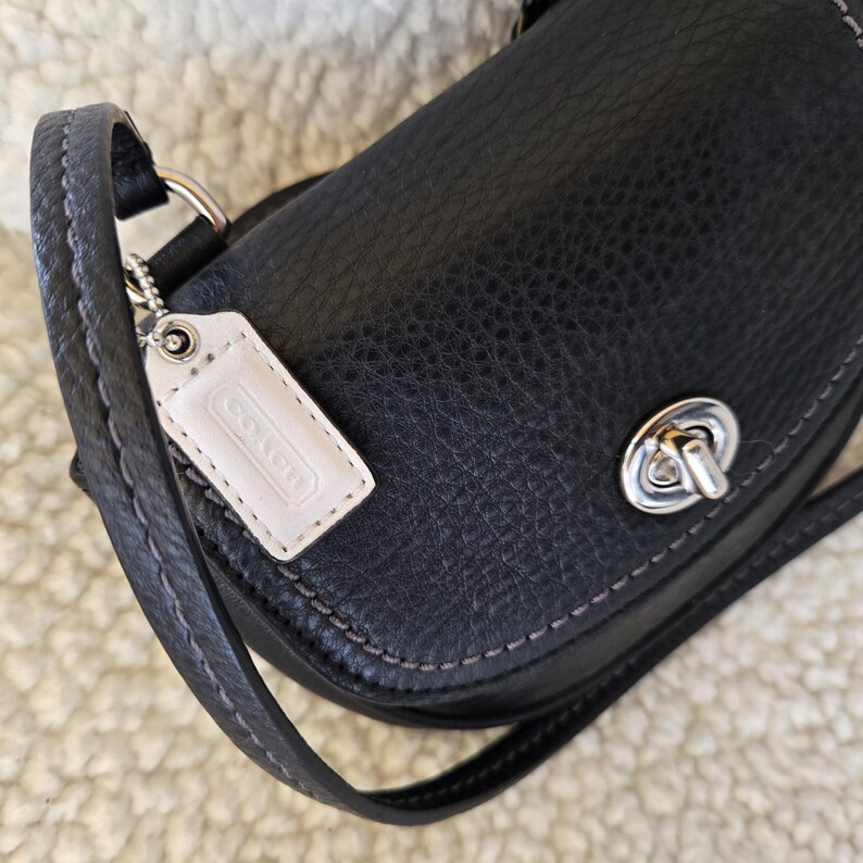 Vintage COACH Park Penny Black Pebbled Leather Turn Lock Mini Crossbody ...