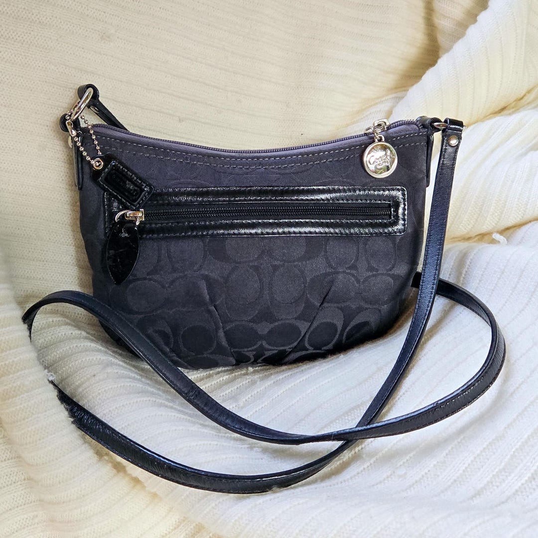 Y2K Vintage Coach Soho Mini Pleated Crossbody Bag in Black Signature C ...