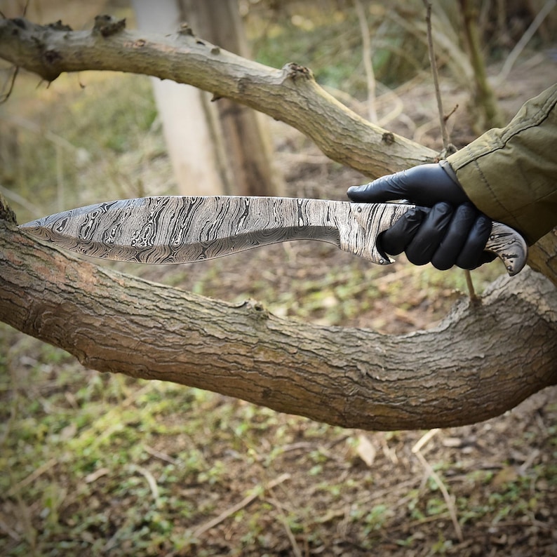 Hand-forged Damascus Steel Shashka Sword – Collectible Artisan Gift ...