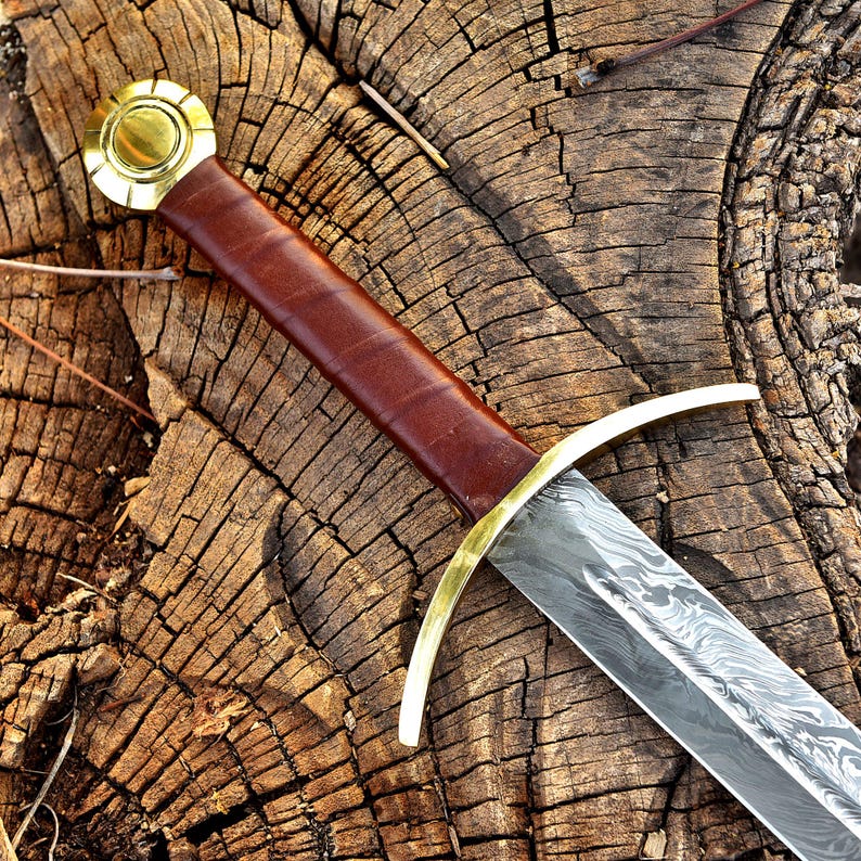 Handmade Damascus Steel Medieval Longsword: Leather Sheath, Cosplay ...