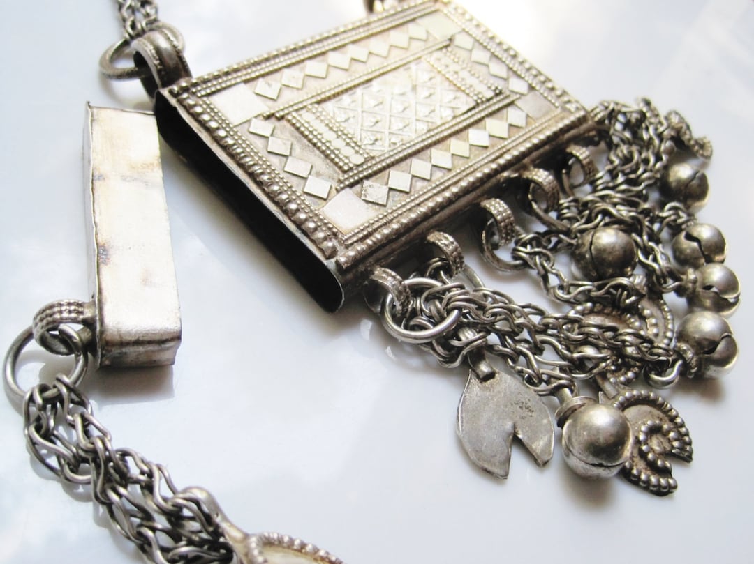 Silver Omani Necklace With a Rectangular Secret Amulet Holder or Koran ...