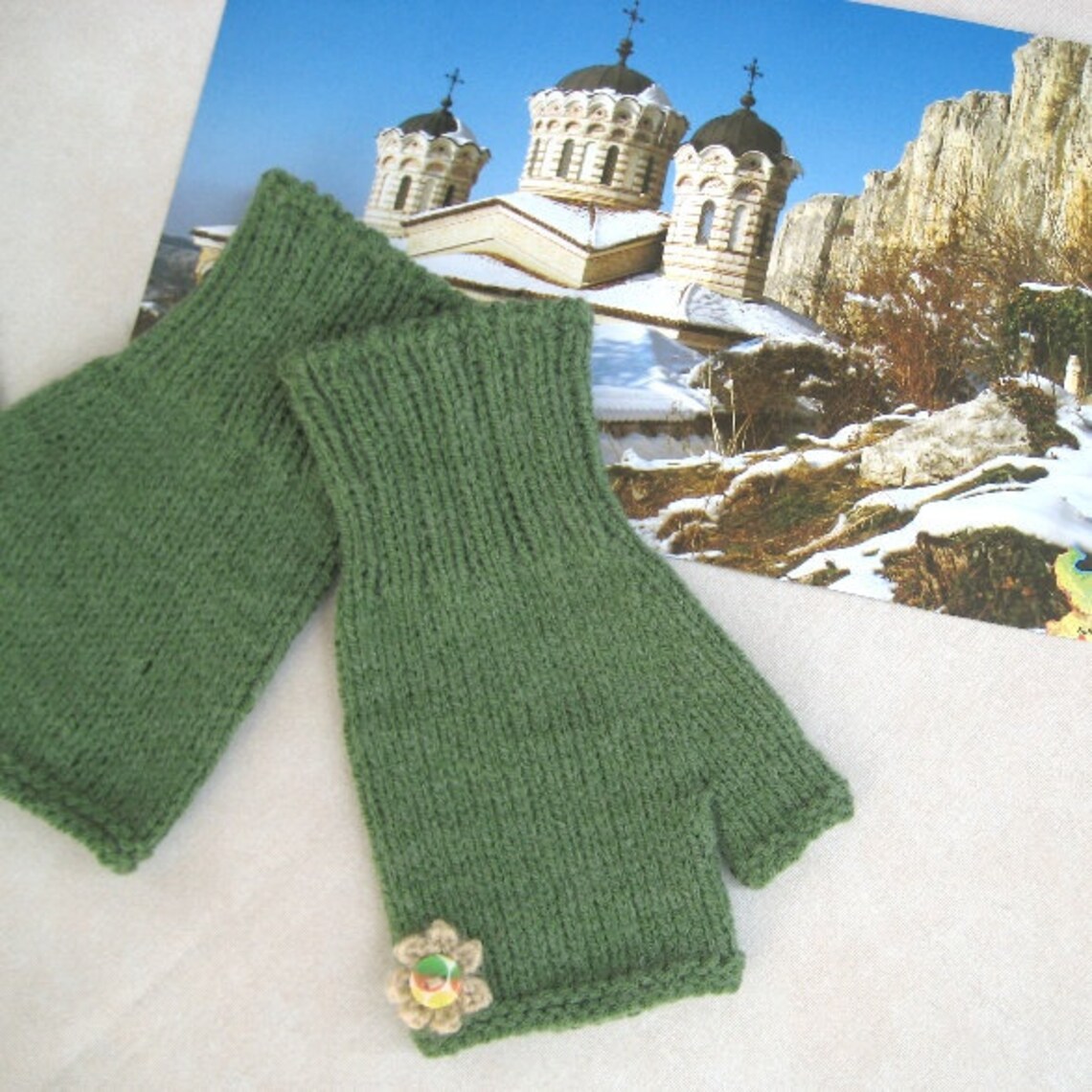 Green Fingerless Gloves Mittens Arm Warmers Wool/ Acrylic Flower ...