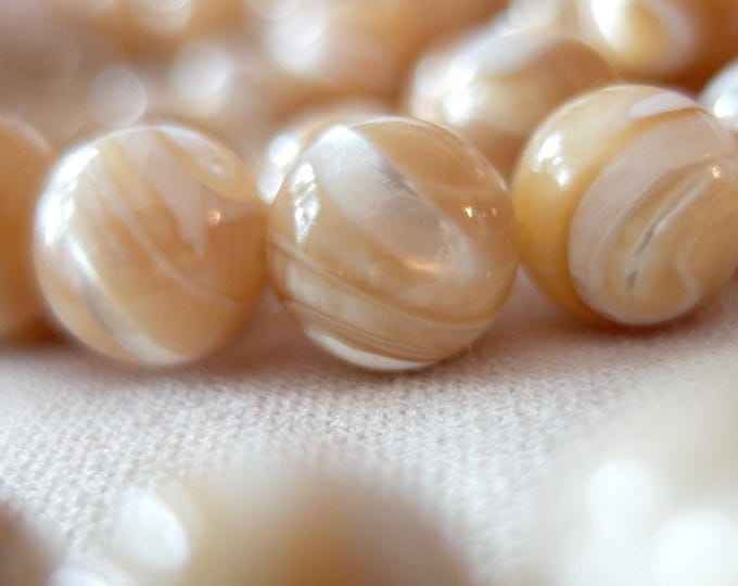 14mm Natural Trochus Shell Round Beads. Like Mother of Pearl, Cream ...