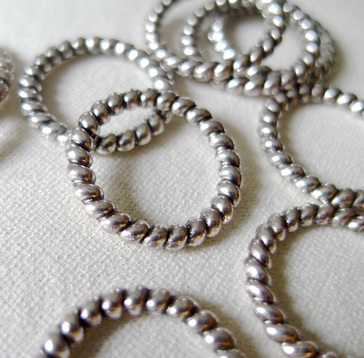 10pc 22mm Large Circle Antiqued Silver Twist Connector | Etsy
