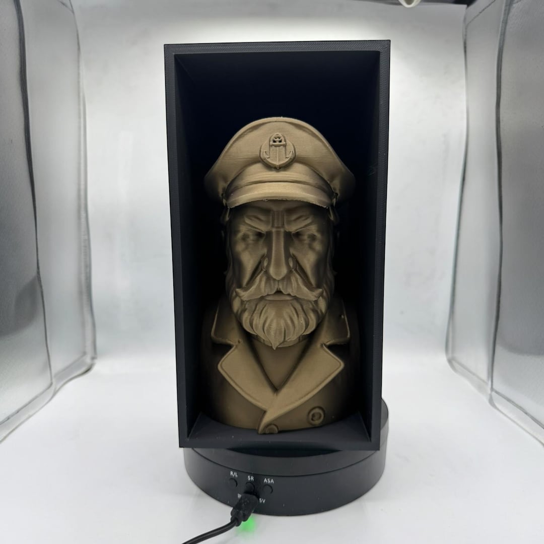 Sea Captain Bookend | Nautical Shelf Decor | Unique Gift for Sailors ...