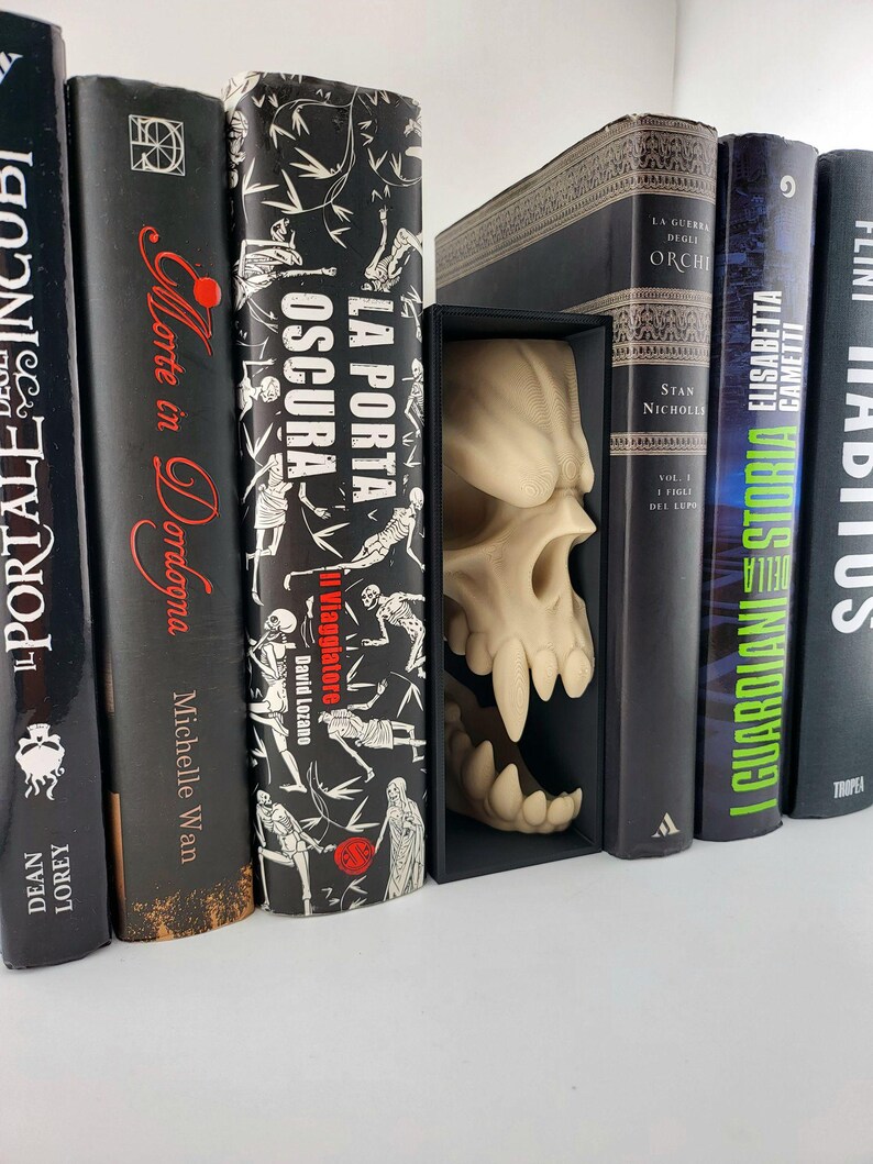Creature Skull Bookend | Beige Horror Shelf Decor | Demon Skull ...