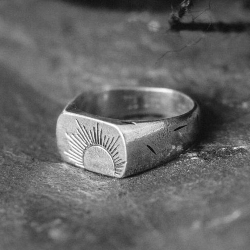 Sun Signet Ring - Etsy