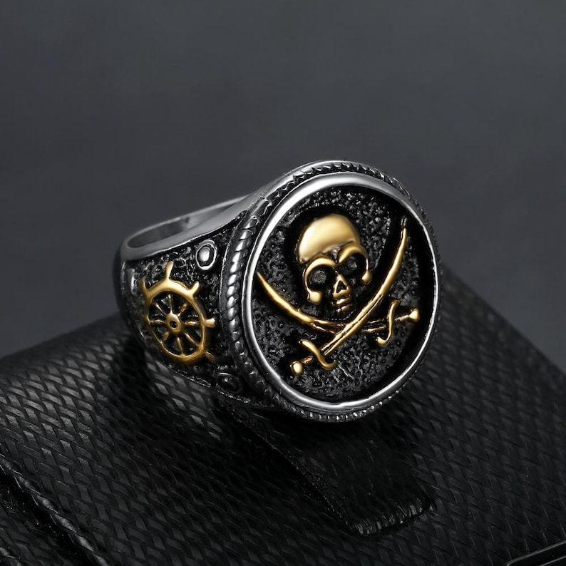 Pirate Ring for Men – Skull Signet Ring, Pirates of the Caribbean Style ...