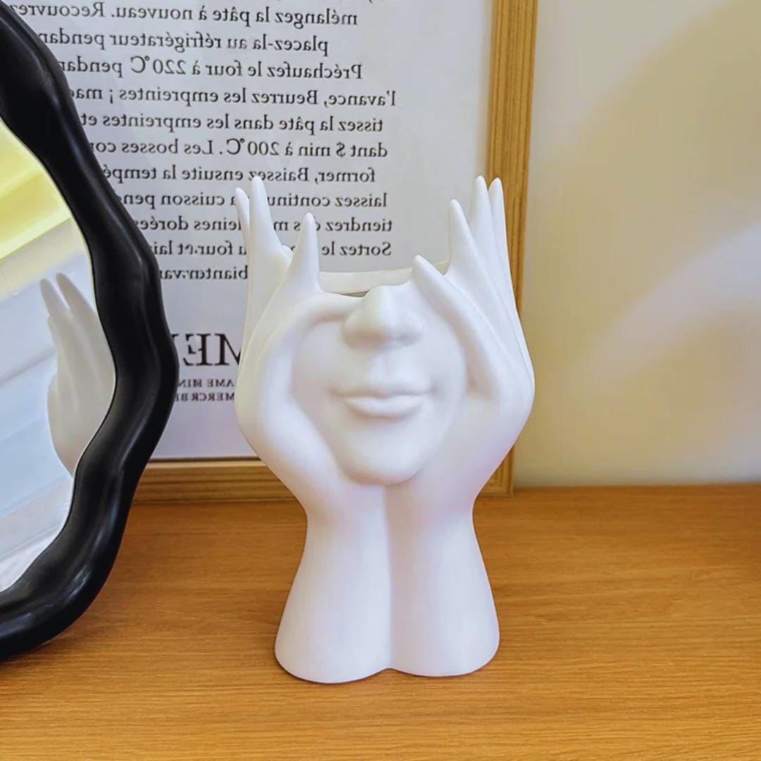 Creative Human Body Vinyl Figure Organizer – Stylish Makeup Brush ...