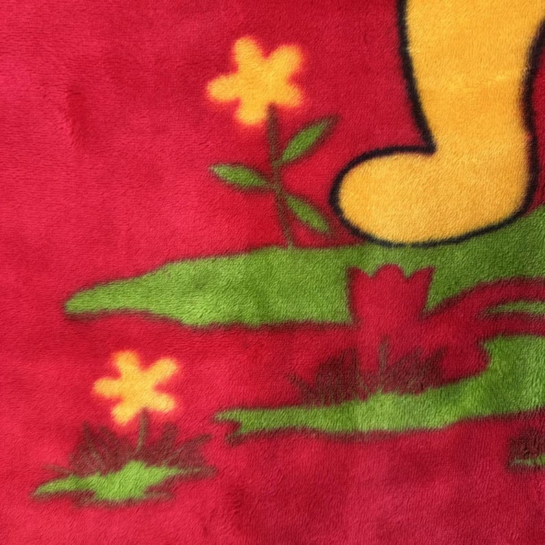 HTF Sus Winnie the Pooh Holding Honey Pot White Clouds Blanket Throw ...