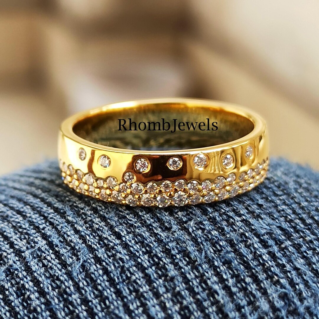 Classic Cigar Band, Flush Set Scattered Wedding Band, Round Cut White ...