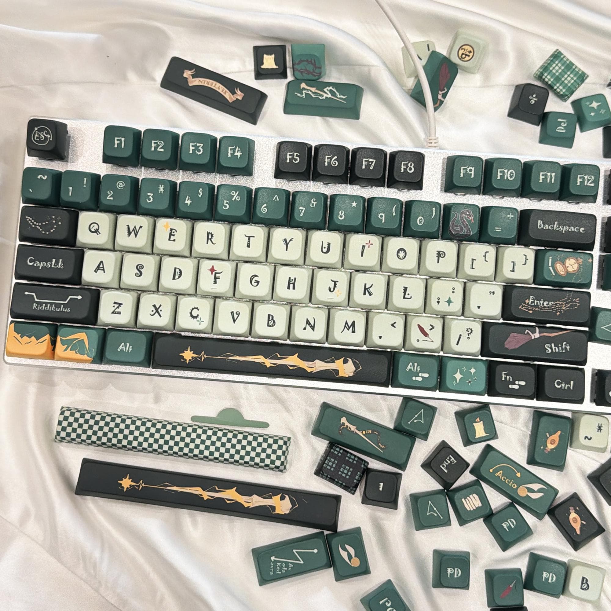 Handmade Slytherin Keycap Set – 158 Keys, Harry Potter Inspired, Green ...