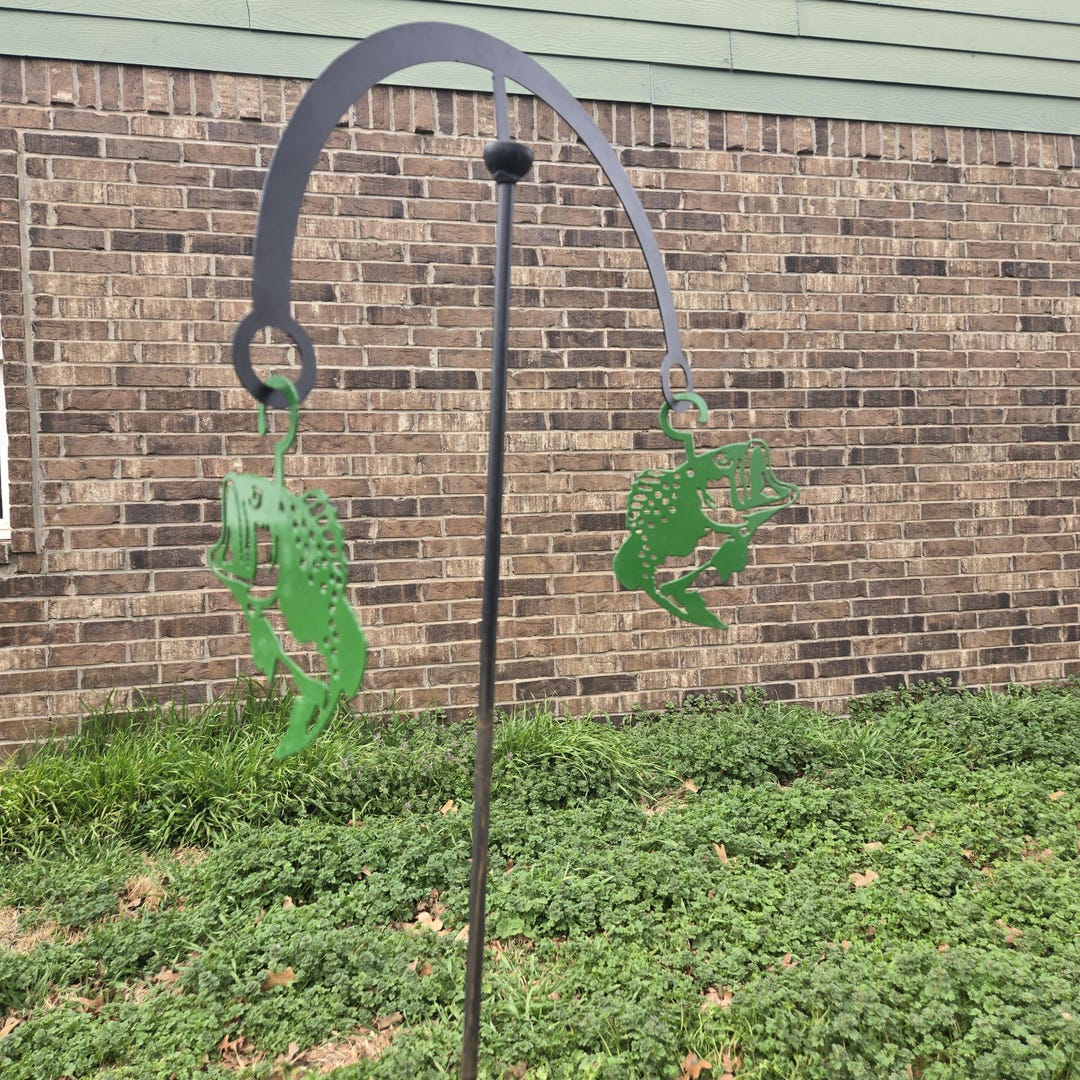Bass Fish Rocking Motion Wind Spinner: Colorful Garden Art, Outdoor ...