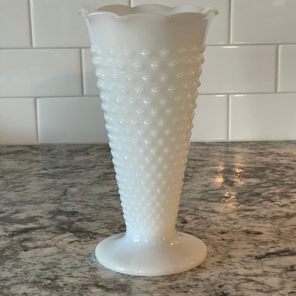 Large Milk Glass Vase - Etsy