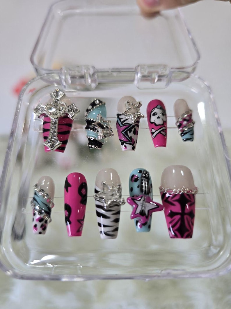 Y2K Graffiti Press on Nails, Hot Pink Star Nails With Funky Swirl ...