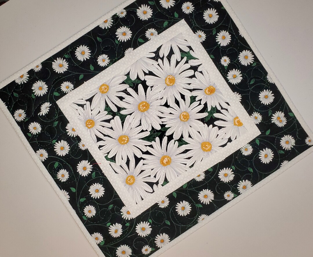 Daisy Table Topper Table Topper Timeless Treasures Fabric - Etsy