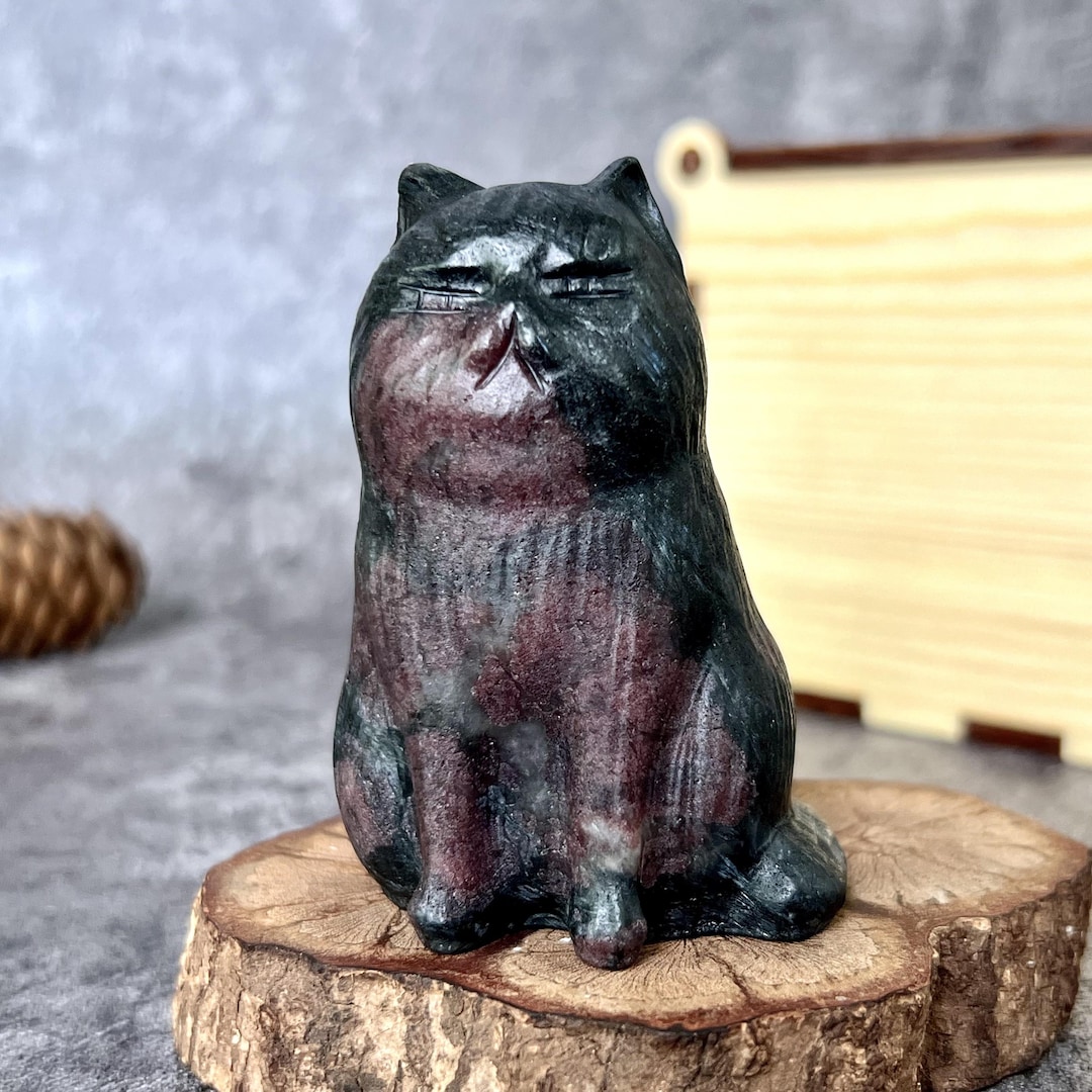 Garnet Cat Figurine, Hand Carved Crystal Cat Sculpture, Healing Crystal ...