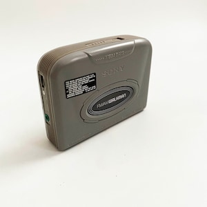Vintage Sony Walkman WM-FX477 Cassette Am/fm Mega Bass Weather Proof ...