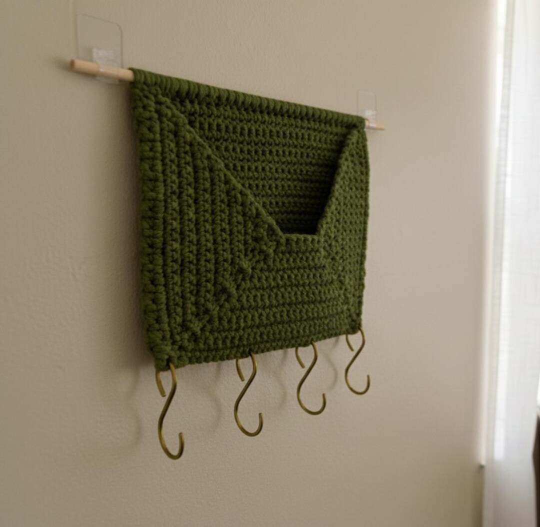 Crochet Wall Organizer Pattern, 9 Pocket Hanging Storage (PDF Pattern ...