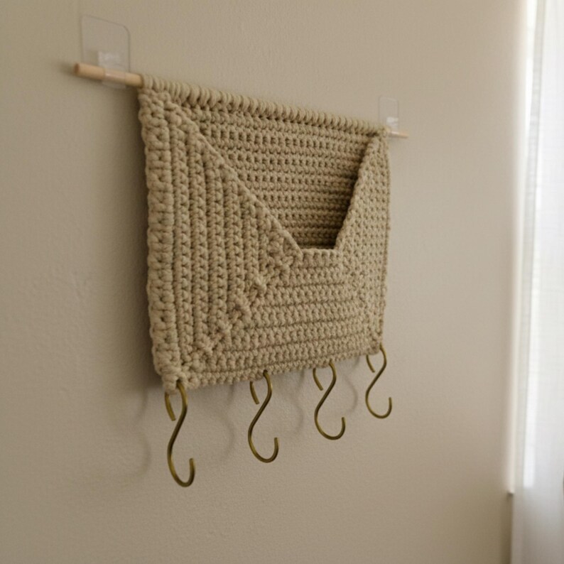 Crochet Wall Organizer Pattern, 9 Pocket Hanging Storage (PDF Pattern ...