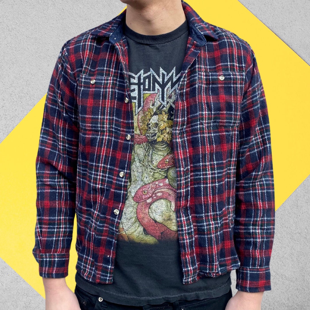 Vintage 1990's Midwest Traders Red & Navy Plaid Long Sleeve Flannel ...