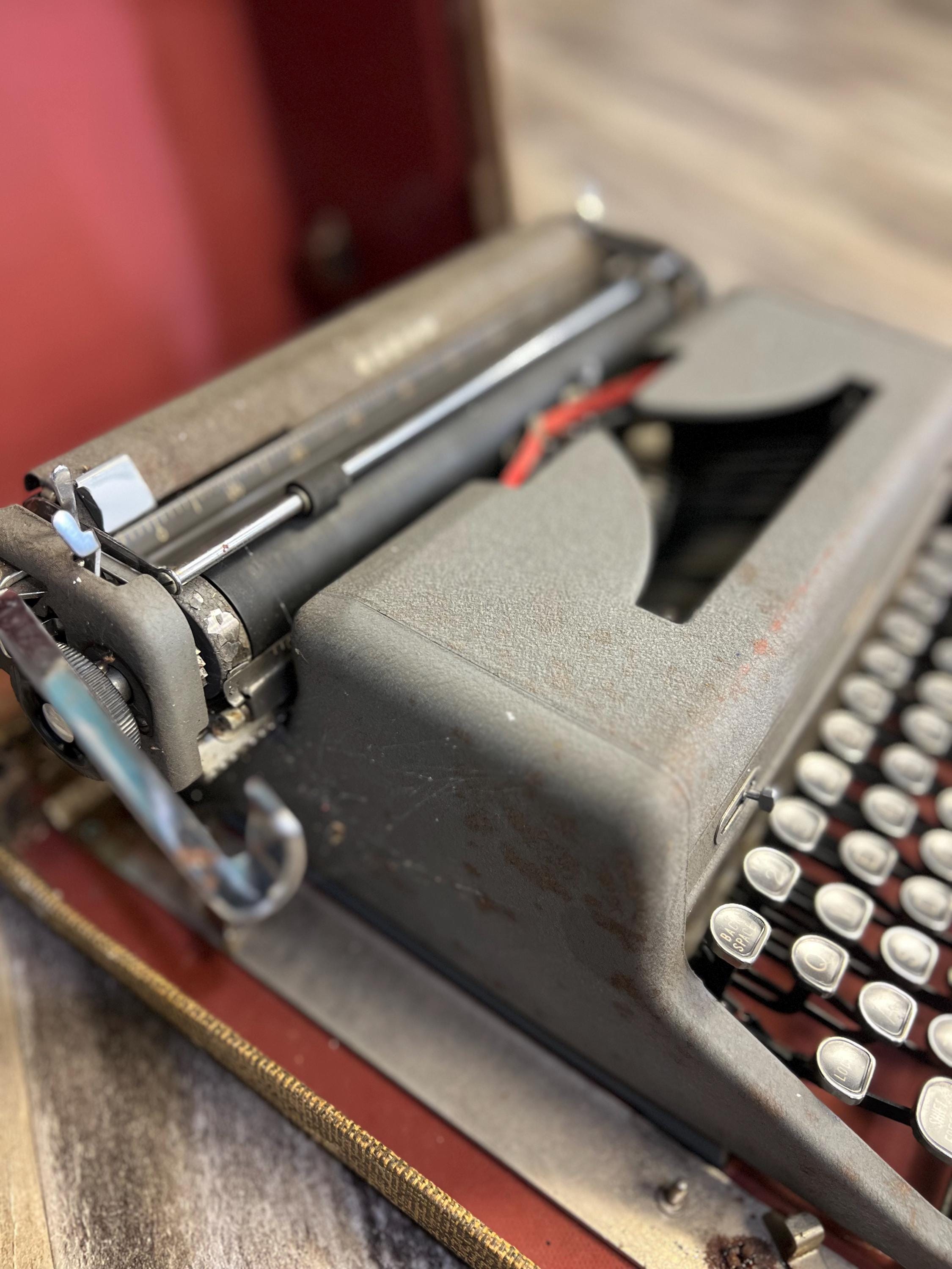 Vintage Royal Manual Typewriter - Etsy