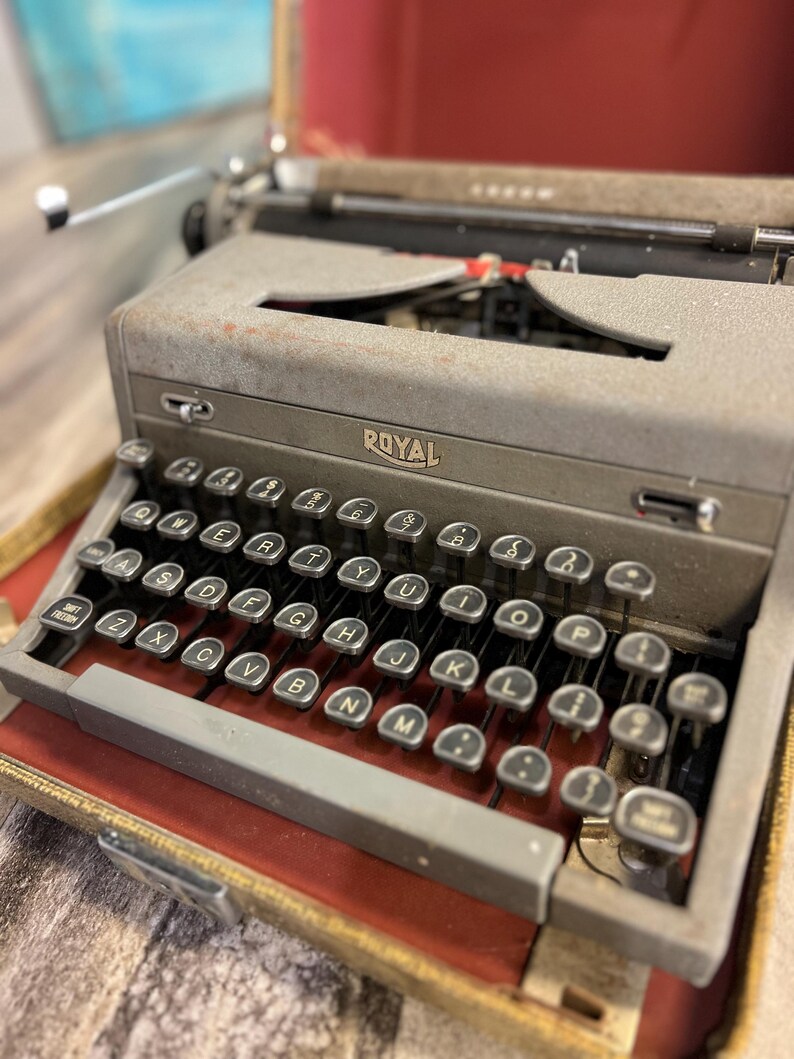Vintage Royal Manual Typewriter - Etsy