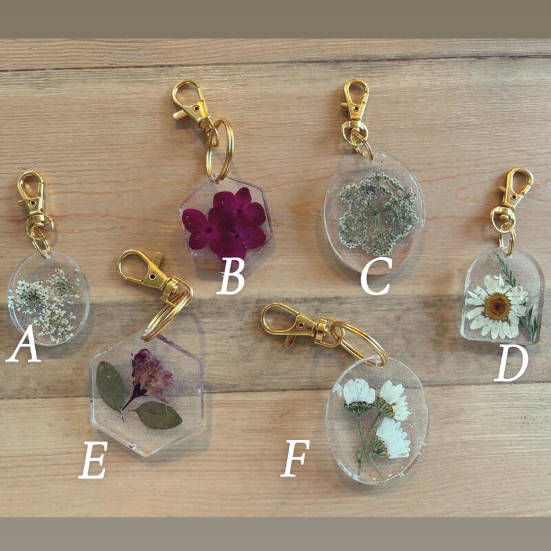 Resin Flower Keychain - Etsy