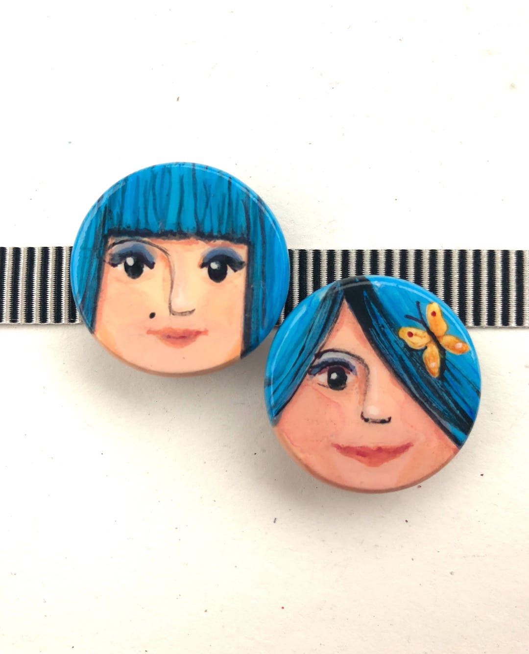 BLUE HAIRED GIRLS Hand Painted Magnet Blue Hair Mod Girls Butterfly ...